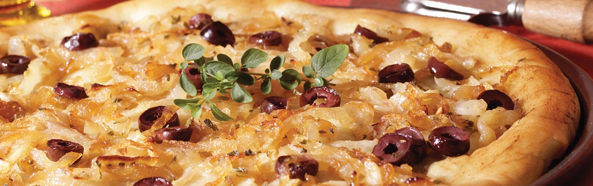 Filippo Berio 293_Pizza with Caramelized Onions and Ripe Olives